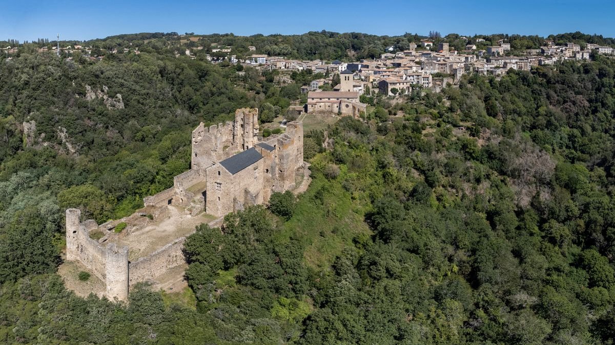 Le château de Saissac, forteresse emblématique du Pays cathare - Occitanie Histoire et Patrimoine