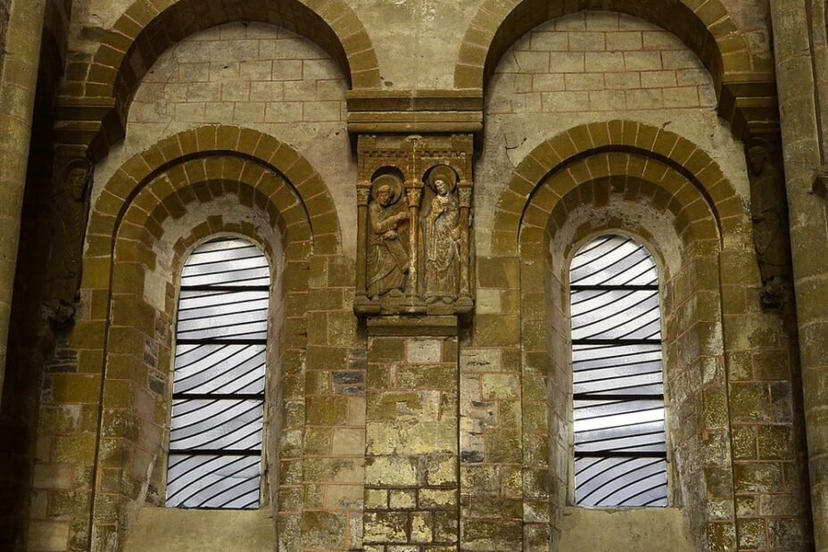Le village de Conques : un joyau médiéval niché dans les gorges de l ...